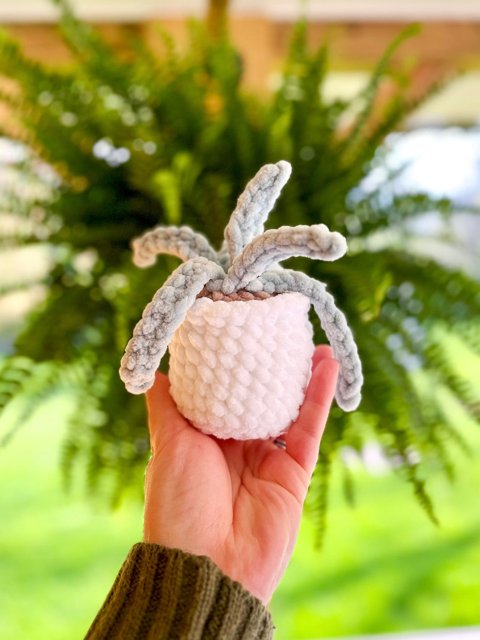 No-Sew Mini Leafy Plant Crochet Pattern – Squibble's Crochet Corner